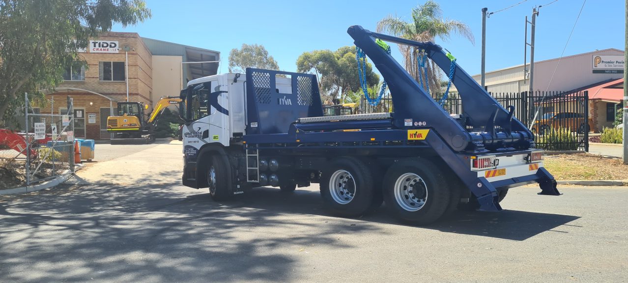 SKIP LOADERS – RONCO