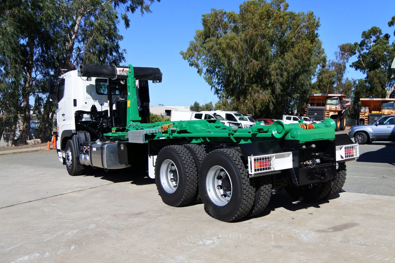 HOOK LOADERS - Construction Equipment & Engineering